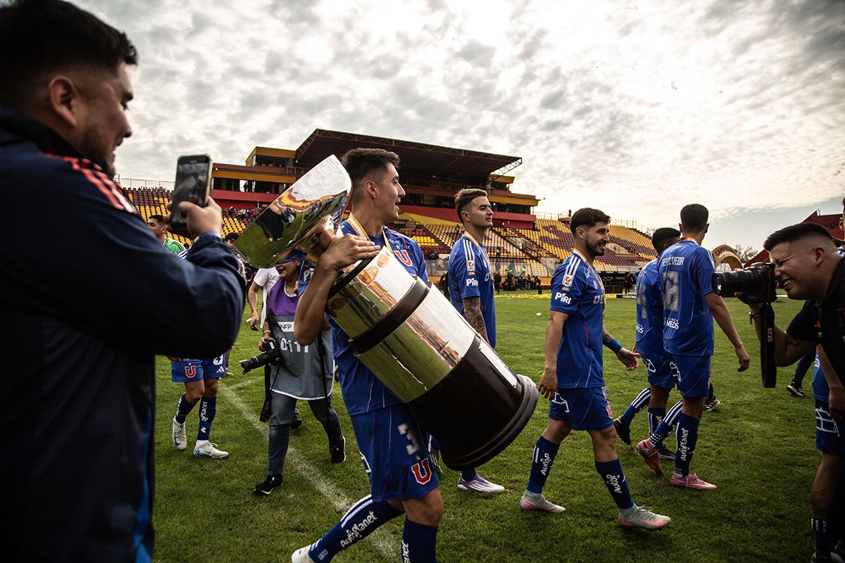 La U goleó a Colo Colo por 3-0 y se convirtió en el campeón de la Supercopa