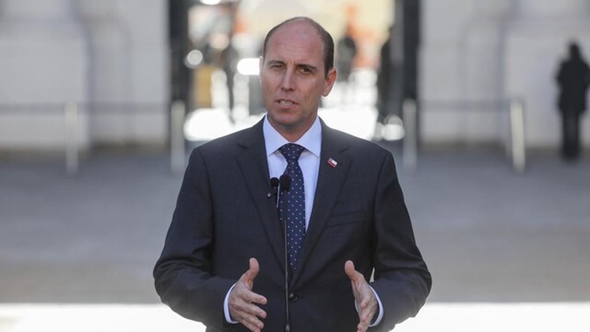 Ministro Arrau presenta plan de seguridad con 7 ejes para enfrentar ...